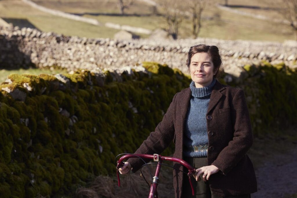 "All Creatures Great and Small Returns Tonight on Channel 5" - SCRIPT-NEWS