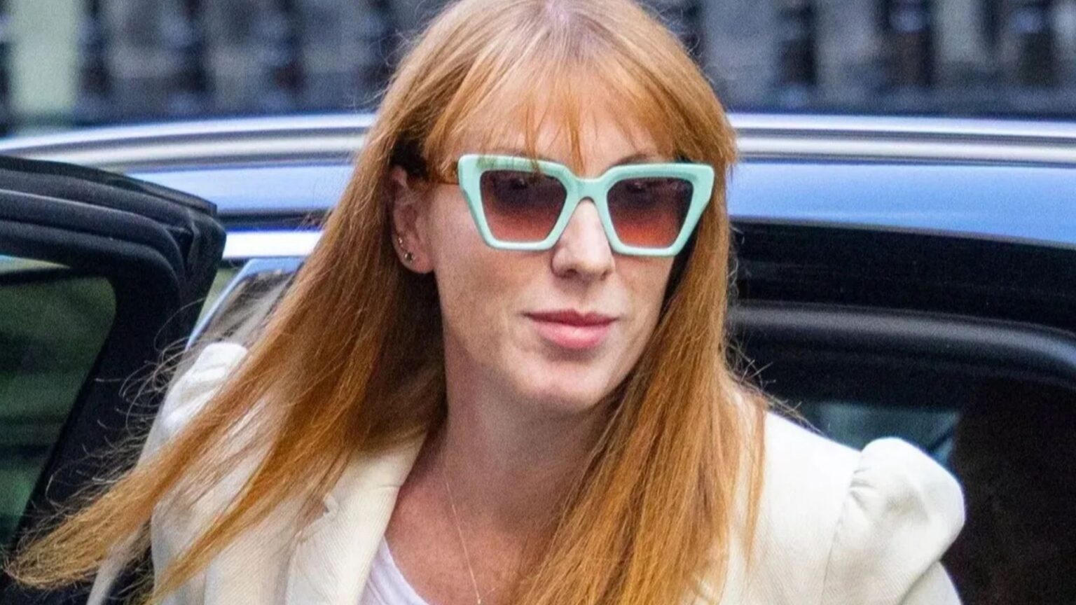 Angela Rayner Resigns Amid Tax Scandal and Political Fallout - SCRIPT-NEWS