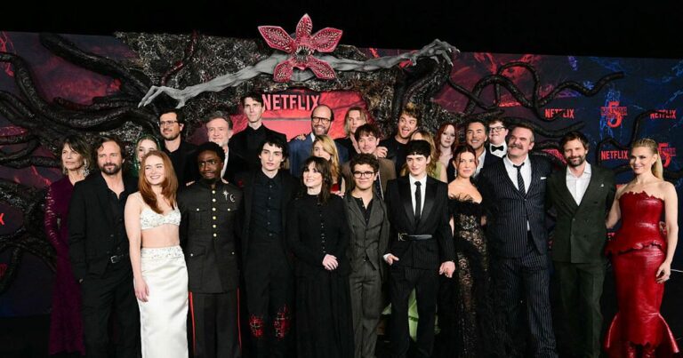 Joe Keery's Secret Music Career Surprises Fans Worldwide - SCRIPT-NEWS