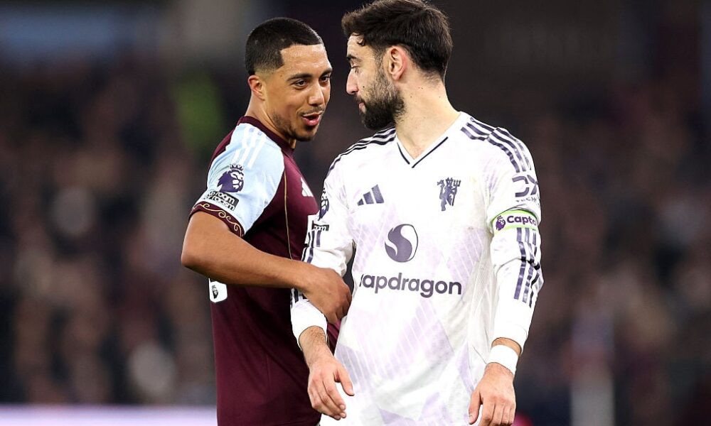 Putin Unveils Christmas Tree in Mariupol, Site of Civilian Deaths ...