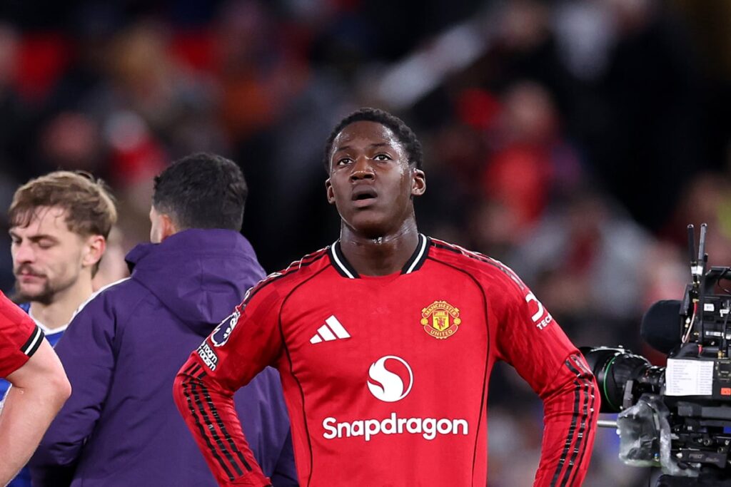 Manchester United’s Kobbie Mainoo Faces Transfer Decisions - SCRIPT-NEWS