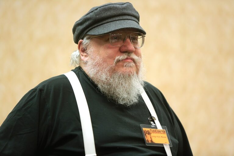 Brandon Sanderson Critiques George R.R. Martin's Dark Fantasy Realism ...