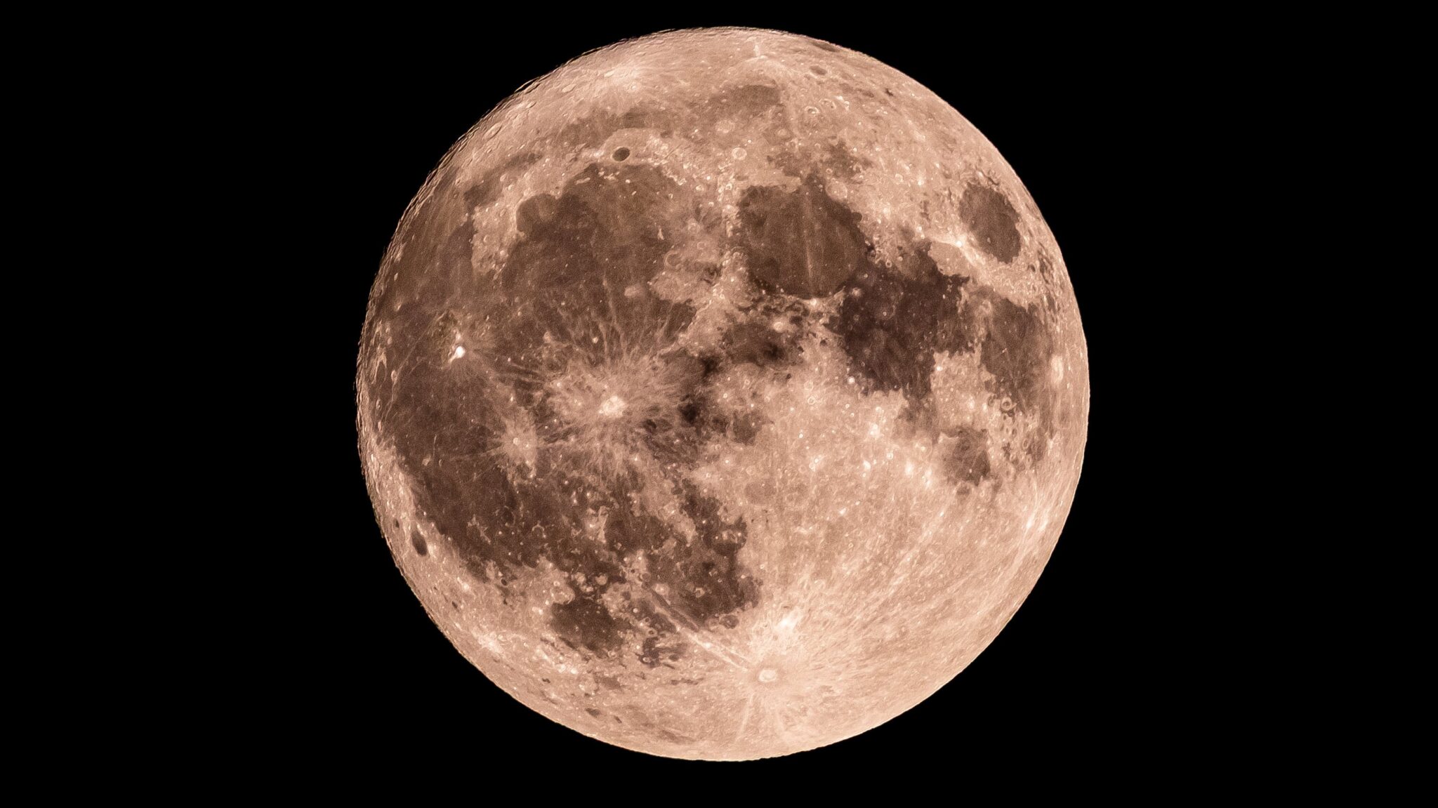 January 1 Sees Waxing Gibbous Moon Ahead of Full Moon - SCRIPT-NEWS
