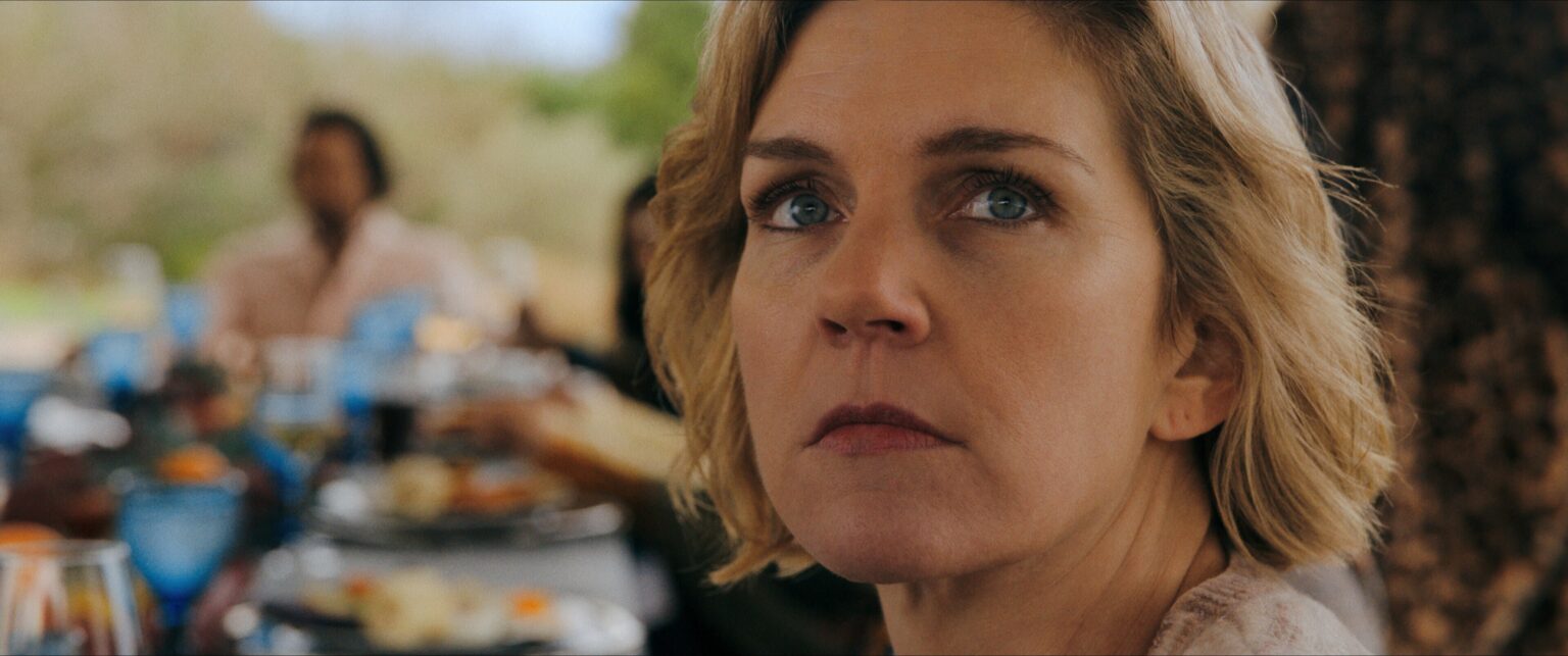 Rhea Seehorn Shines in "Pluribus," Exploring AI's Dark Side - SCRIPT-NEWS